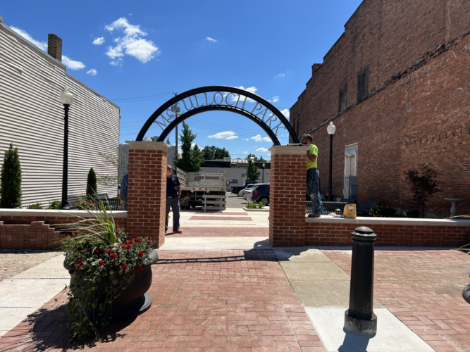 New McCulloch park archway installed | News, Sports, Jobs - Salem News
